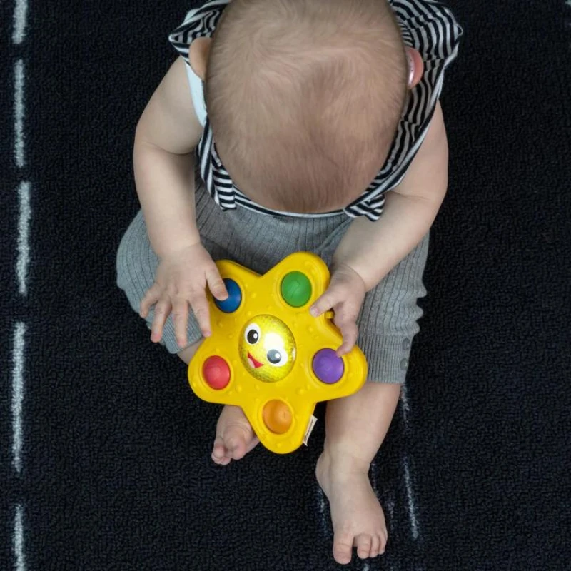 Kids II Baby Einstein muzička igračka za hranilicu :: 4Kids