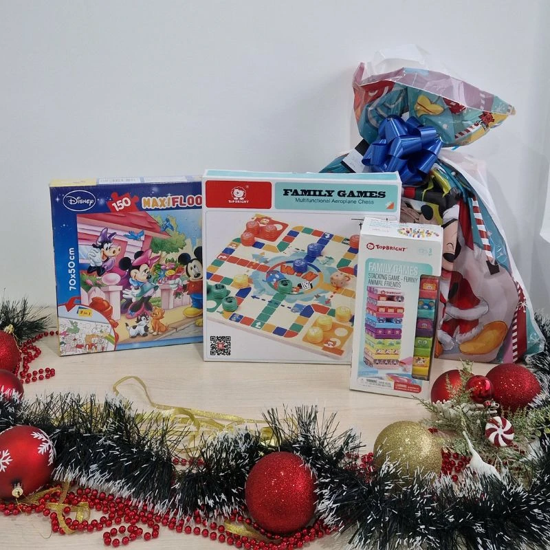 Novogodišnji paketić za dečake od 3999 din 2024, 3-5g