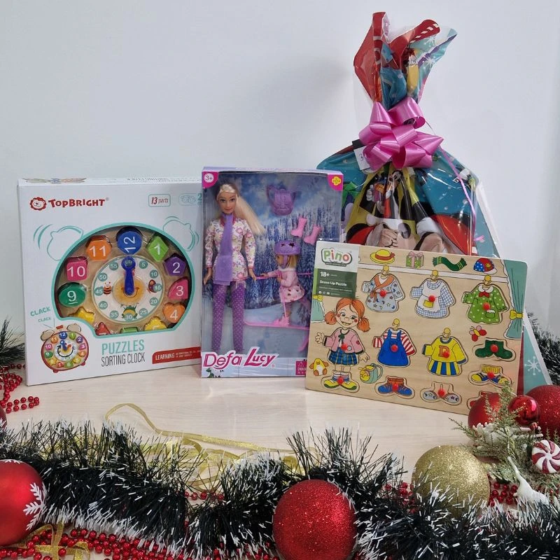 Novogodišnji paketić za devojčice od 3999 din 2024, 3-5g