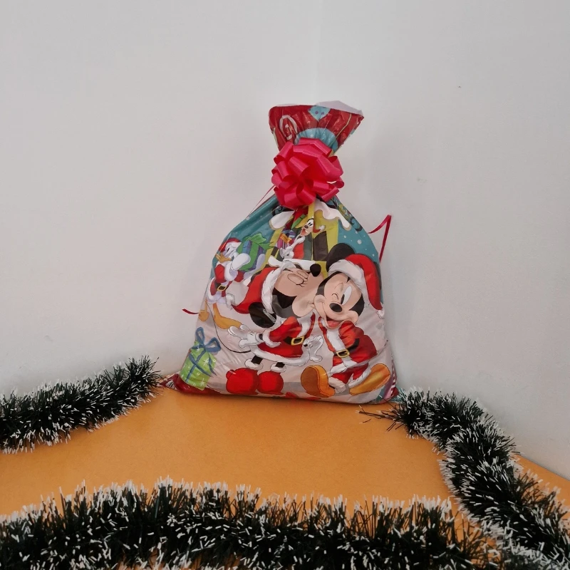 Novogodišnji slatki paketić za decu od 1999 din 2023, 1-3g