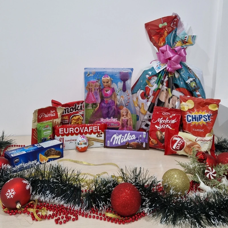 Novogodišnji slatki paketić za devojčice od 2299 din 2024, 3-5g