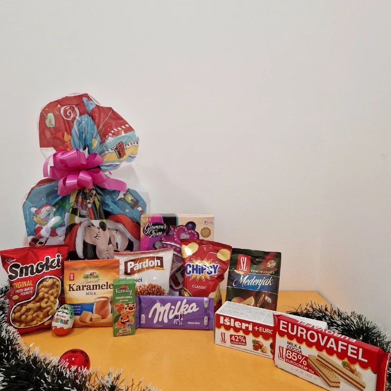 Novogodišnji slatki paketići 2022 za devojčice, 5-7 godina :: 4Kids